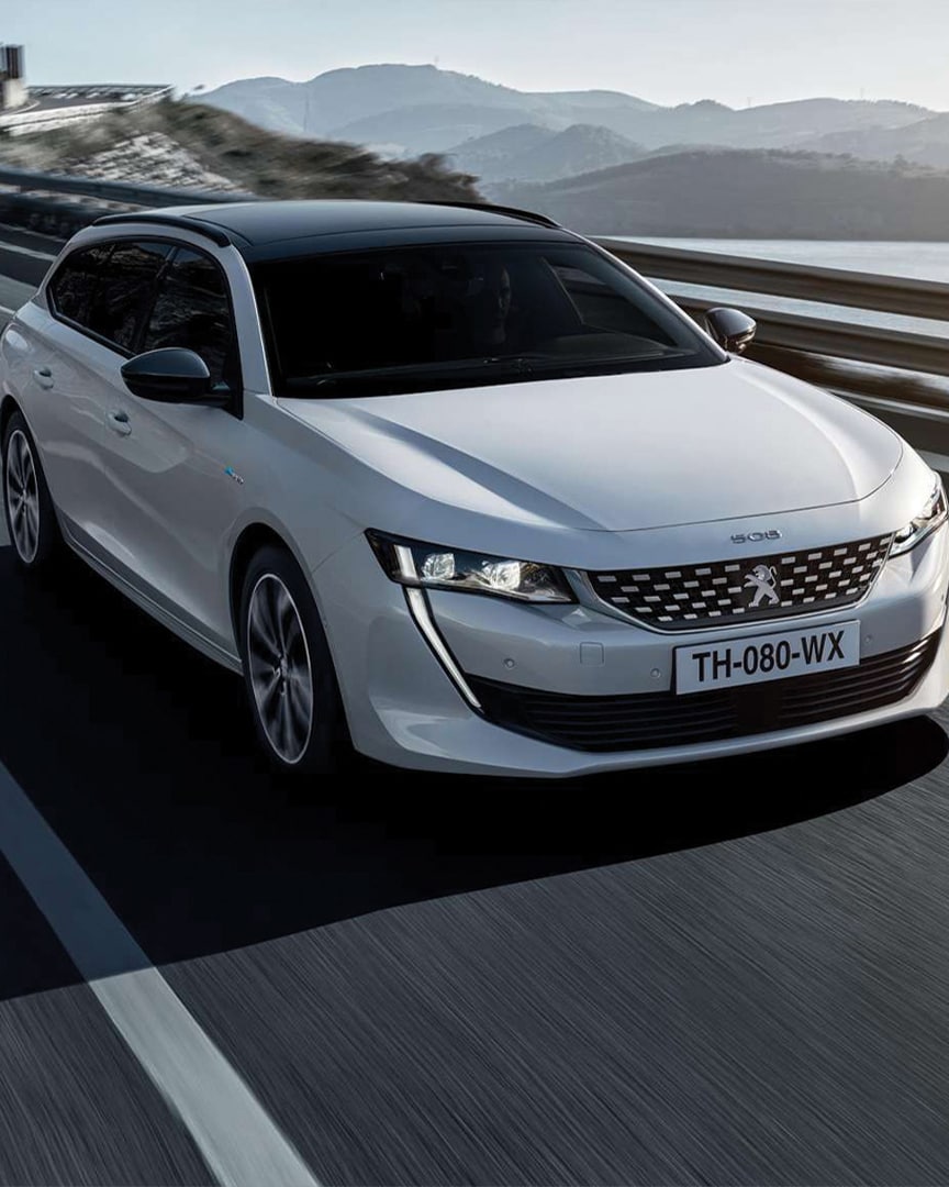 Plug-in hybrid cars | Discover the Peugeot range